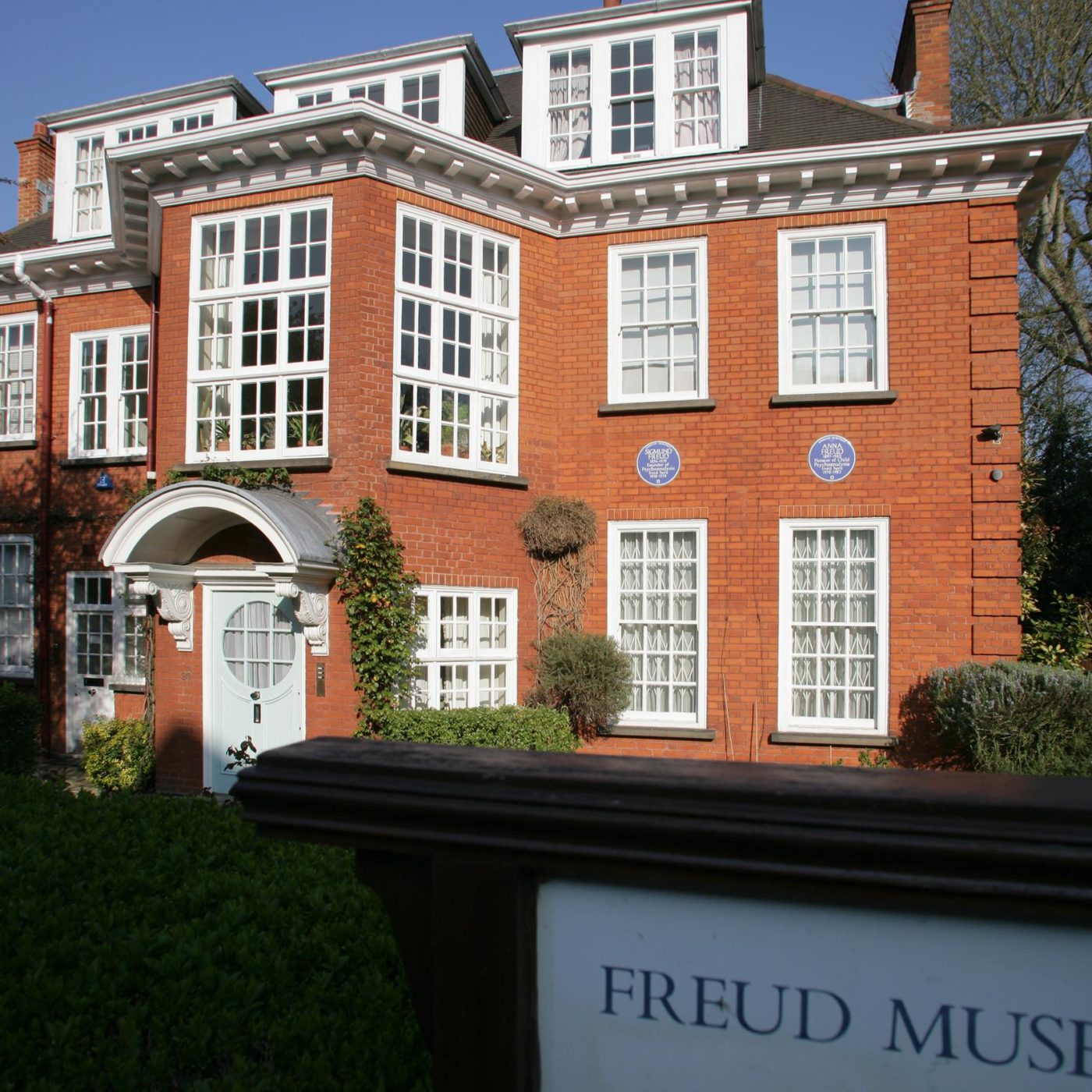 House, Couch & Study - Freud Museum London